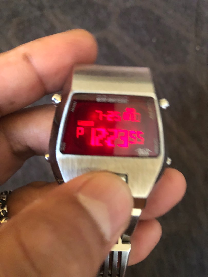 Seiko alba red LED, Men's Fashion, Watches & Accessories, Watches on ...