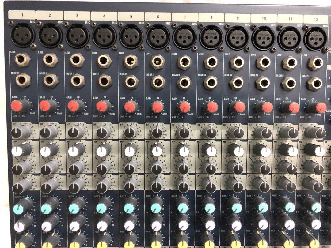 Soundcraft EFX12 12-channel Mixer with Effects 混音器, 興趣及遊戲, 音樂、樂器 & 配件 ...