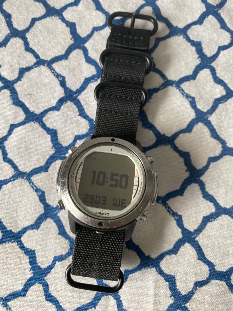 Suunto D6i Dive Computer and Transmitter, Sports Equipment, Sports ...