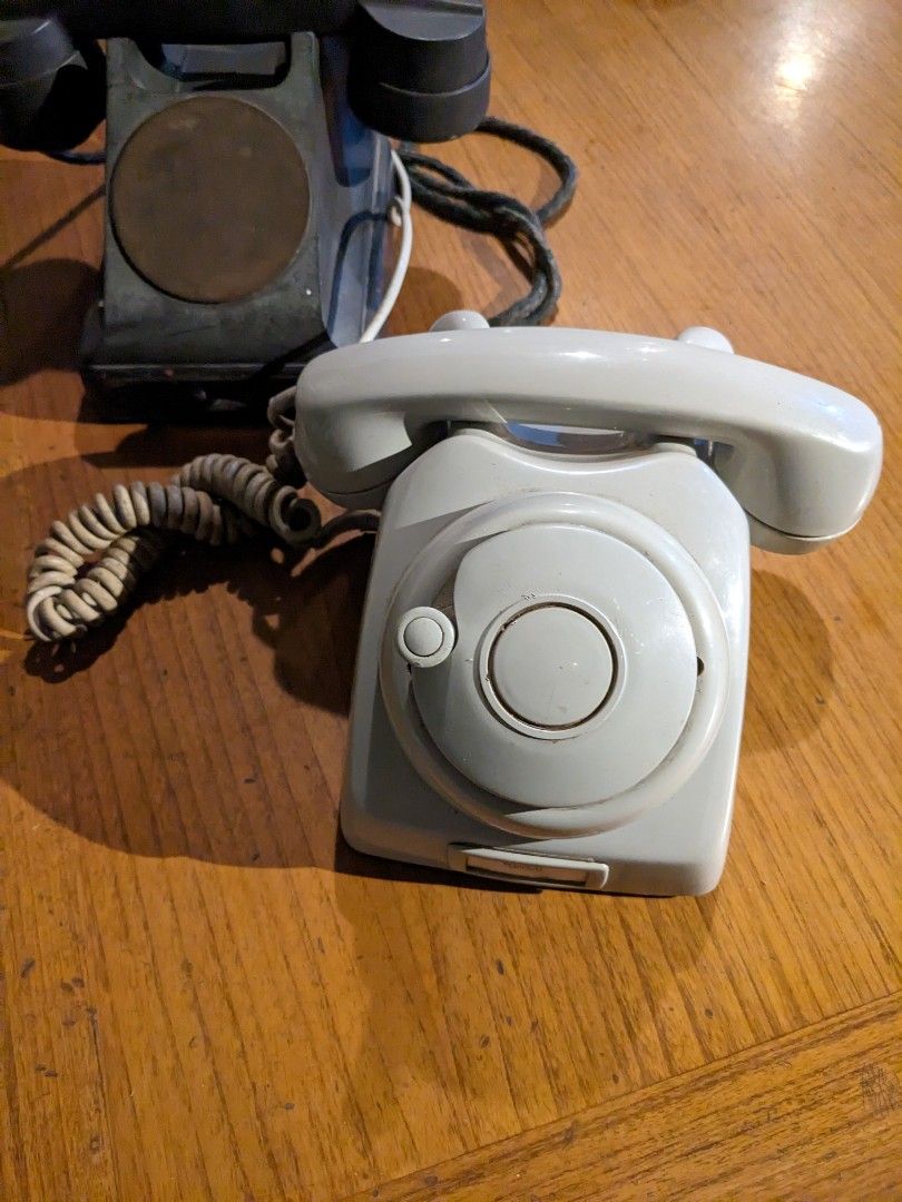 Telepon jadul, Antik, Pajangan di Carousell