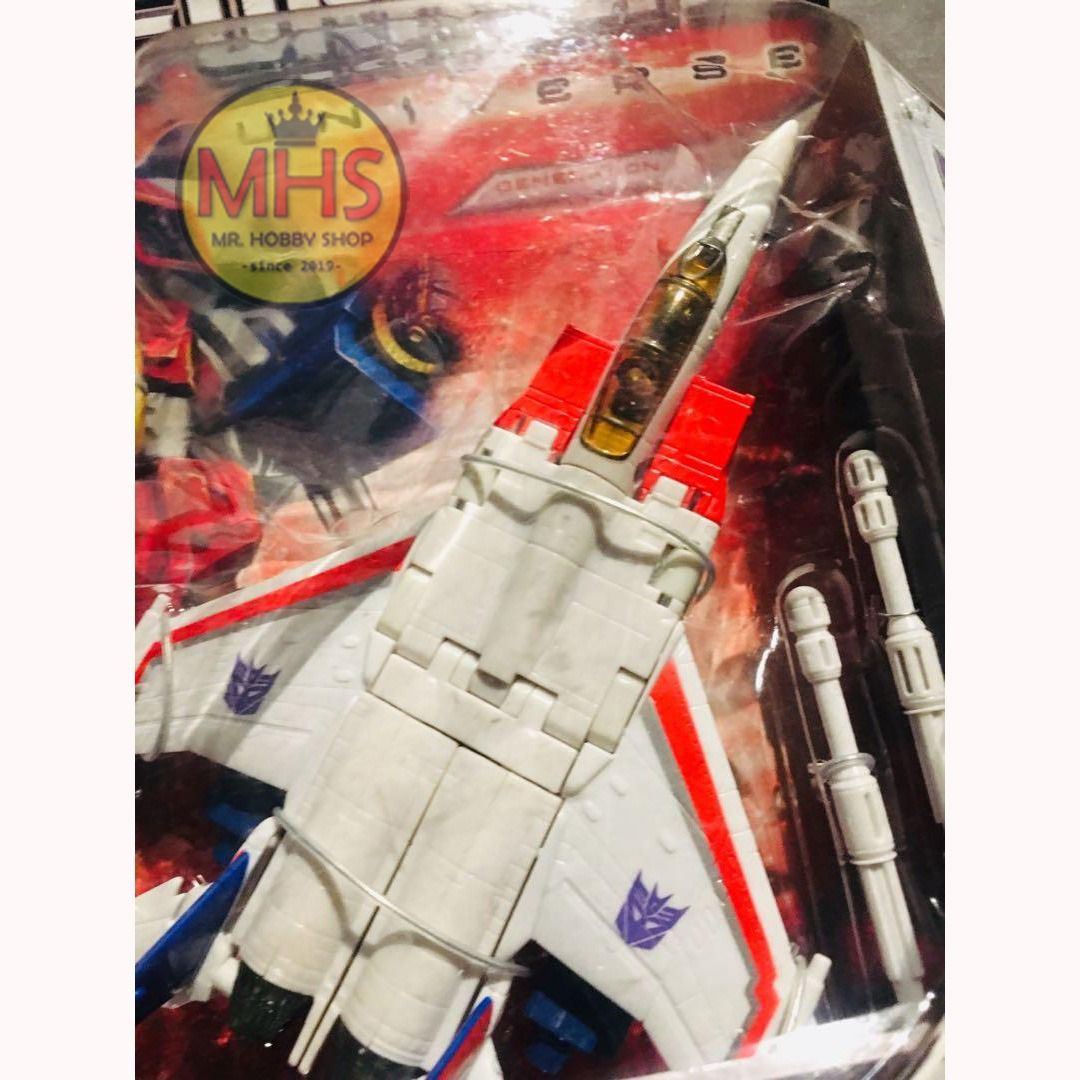 Transformers Universe Generation 1 Series Starscream Deluxe Action ...