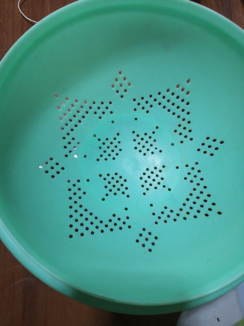 Tupperware colander, Furniture & Home Living, Kitchenware & Tableware ...