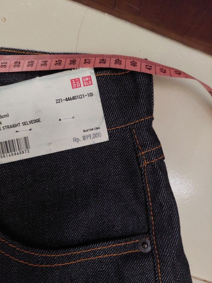 Uniqlo selvedge jeans on Carousell