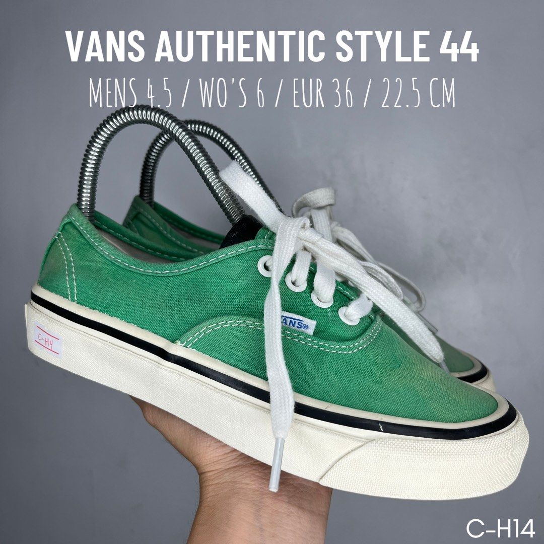 VANS STYLE 44, Women's Fashion, Footwear, Sneakers on Carousell