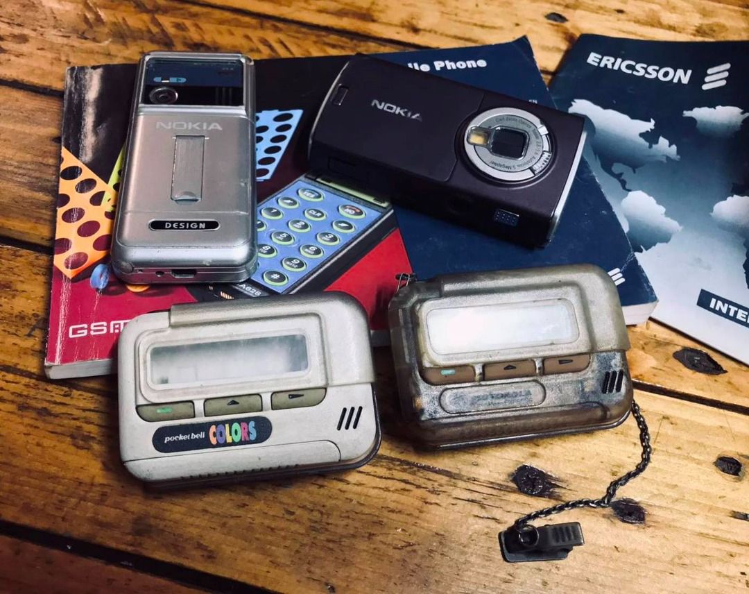 Vintage Mobile Phones Pager, Mobile Phones & Gadgets, Mobile Phones ...