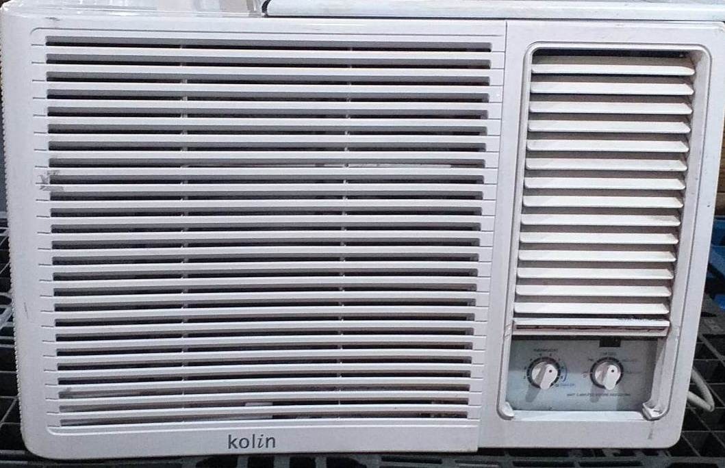 WINDOW TYPE AIRCON / 2.5HP, TV & Home Appliances, Air Conditioning and ...