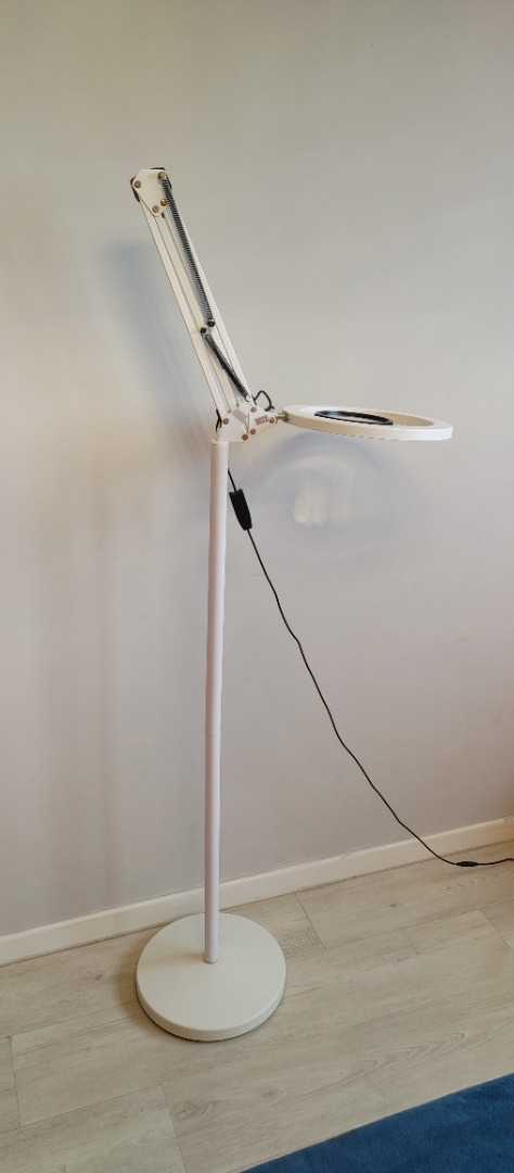 360 with Warm or Daylight Adjustable Facial Stand Light, Furniture ...