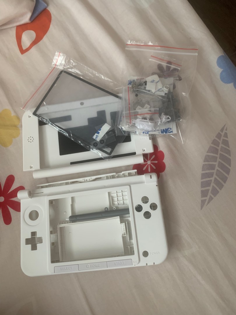 Nintendo 3DS XL white shell / housing replacement, Video Gaming, Video ...