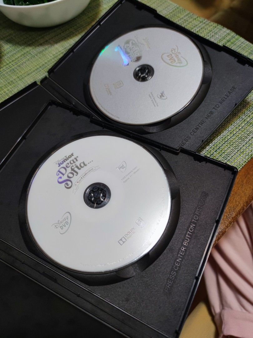 蘇菲亞 Sofia the First DVD, 興趣及遊戲, 音樂、樂器 & 配件, 音樂與媒體 - CD 及 DVD - Carousell