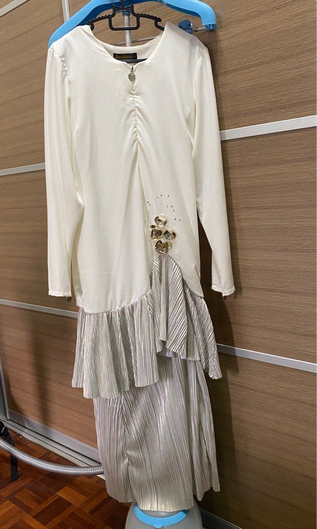 Bella Ammara White Baju kurung, Women's Fashion, Muslimah Fashion, Baju Kurung & sets on Carousell