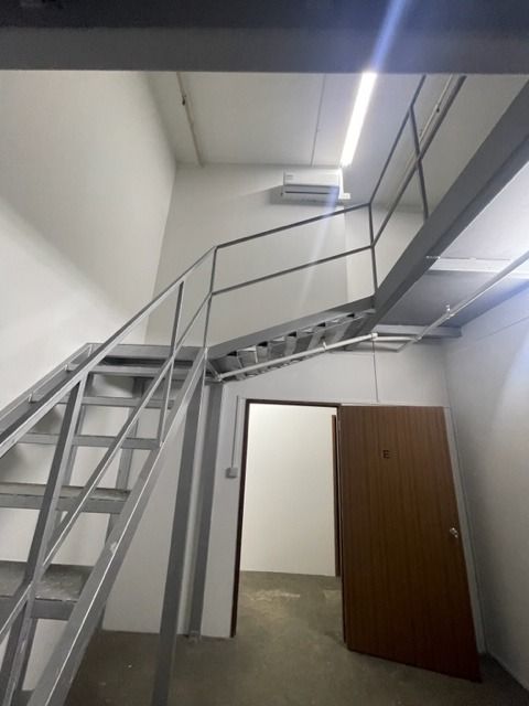DESIGNER GOOD NEW renovate. High Ceiling. Ramp Up. Various Loft or 1 ...
