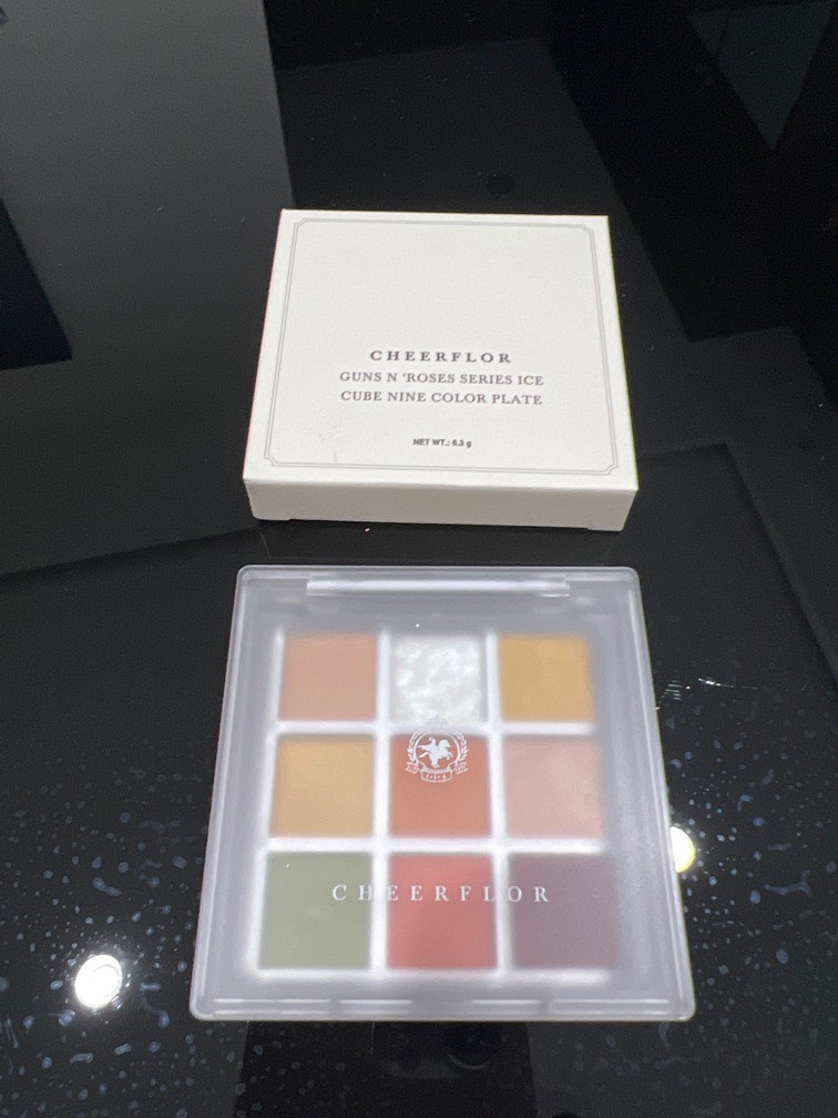 Eye shadow color palette, Kesehatan & Kecantikan, Rias Wajah di Carousell