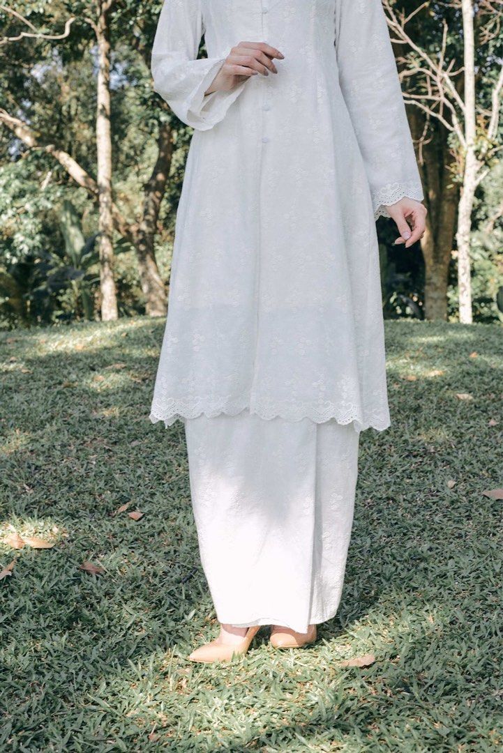 French Rose Kebarung baju nikah by Tiqa Collection, Women's Fashion ...