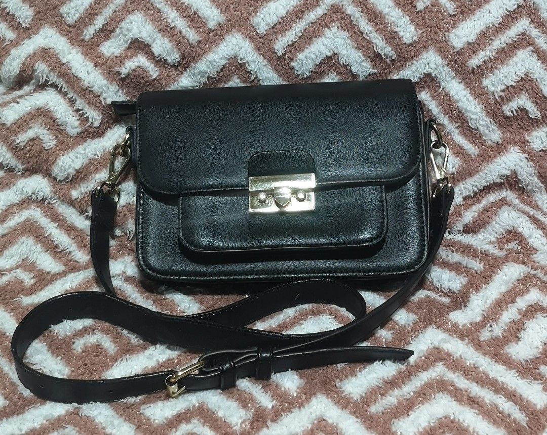 How R U sling bag, Women's Fashion, Bags & Wallets, Cross-body Bags on ...