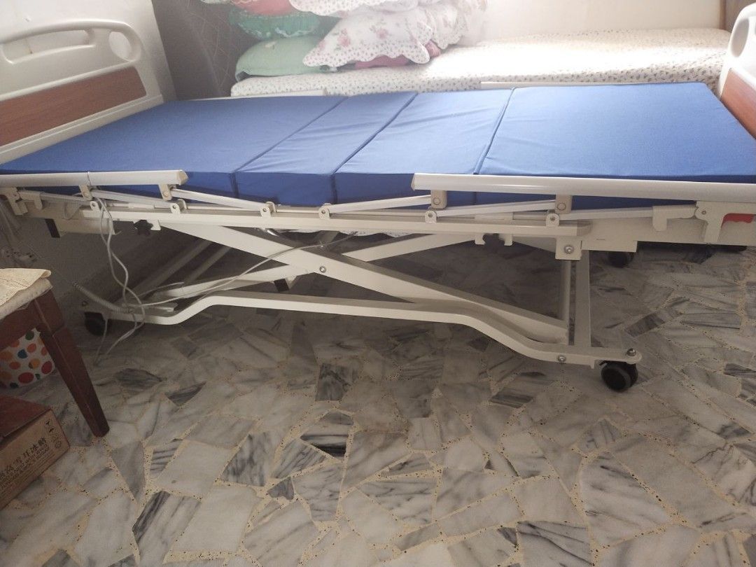 Hospital foldable bed, Health & Nutrition, Medical Supplies & Tools on ...