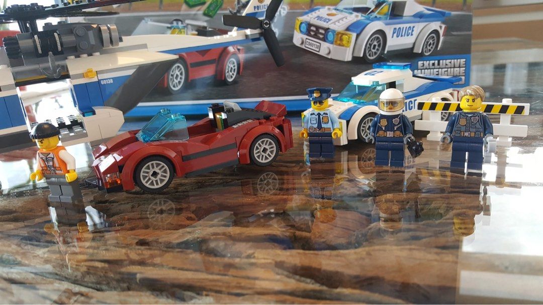 Lego City Police High Speed Chase (60138), Hobbies & Toys, Toys & Games ...