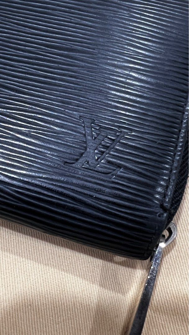 Louis Vuitton LV long wallet, Luxury, Bags & Wallets on Carousell