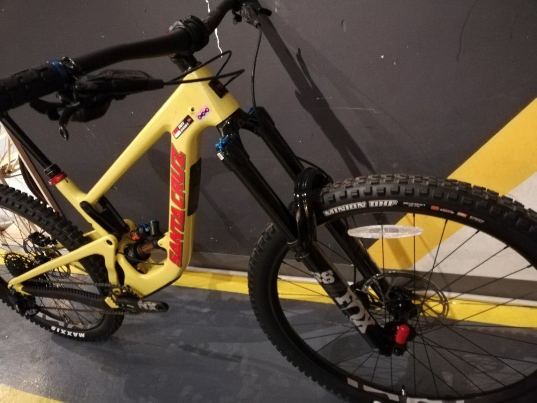 MTB SANTA CRUZ Megatower Medium Mullet Setup, Sports Equipment ...