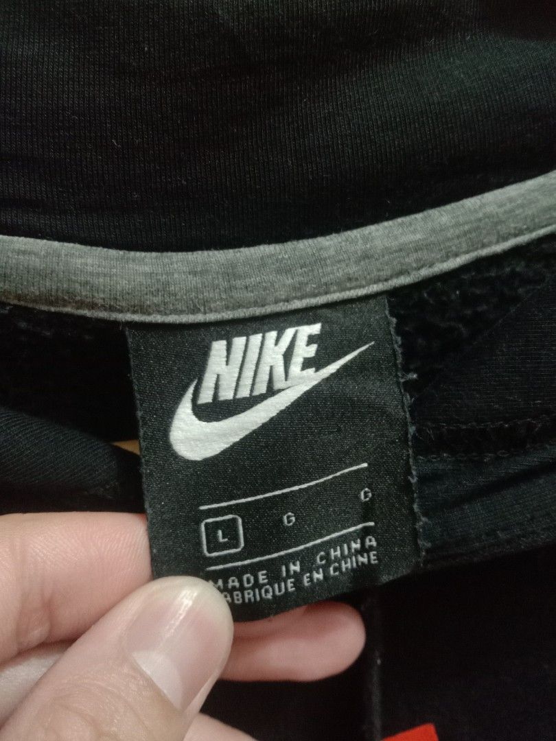 Nike Box logo on Carousell