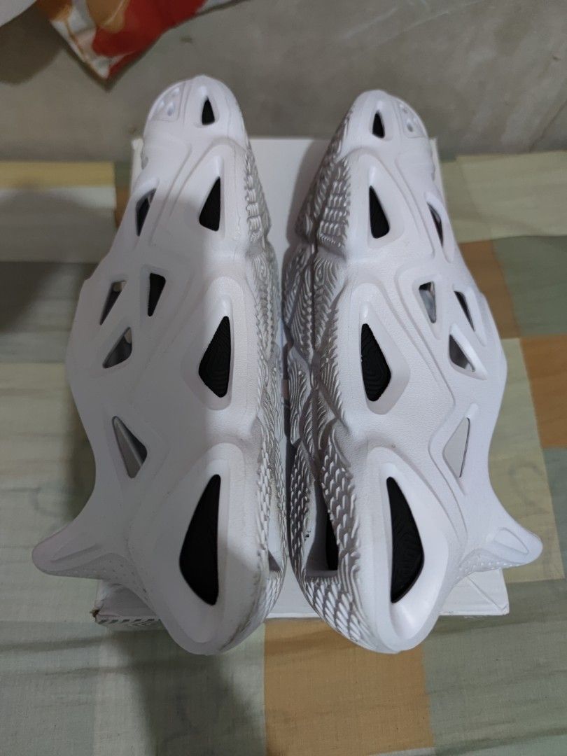 Peak Taichi Clogs on Carousell