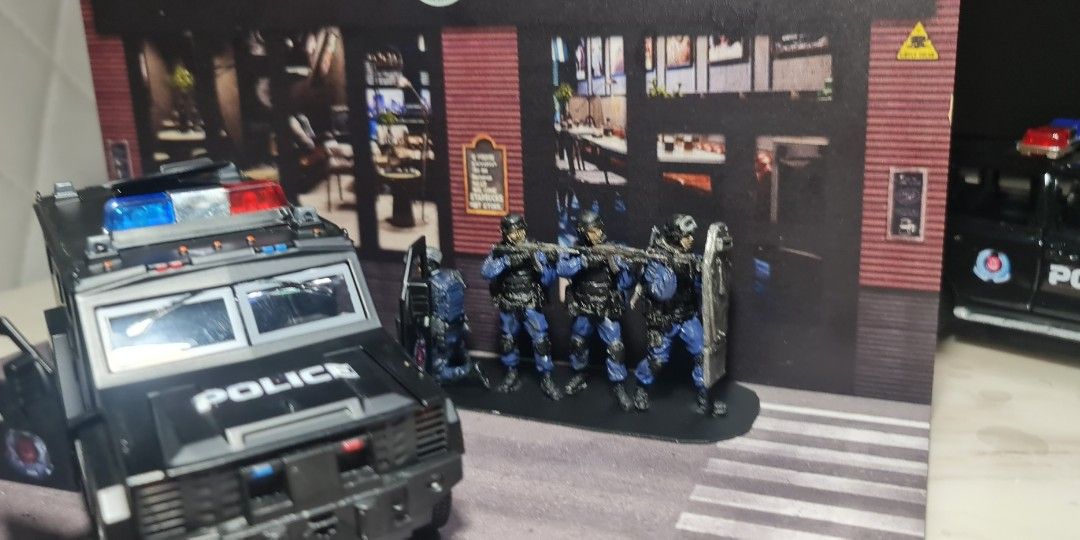 Police Car Scale 1:32 (Figure not included), Hobbies & Toys, Toys ...