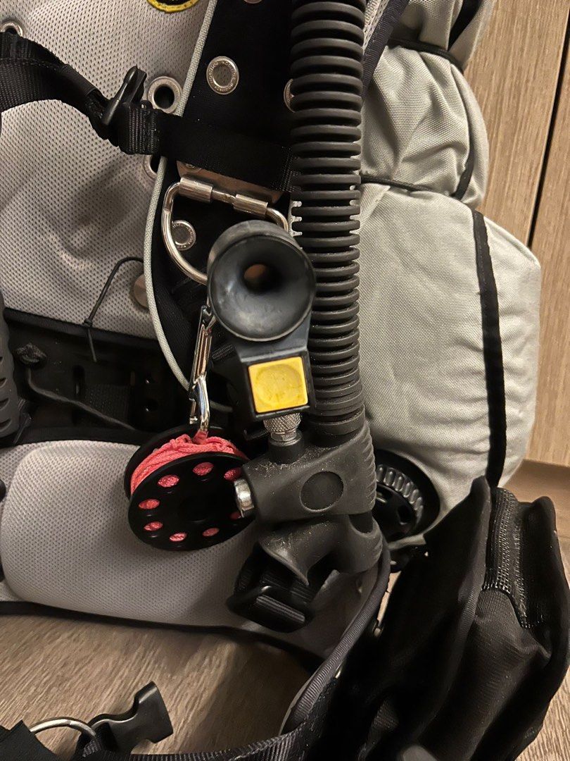 Poseidon one-wing bcd, Sports Equipment, Sports & Games, Water Sports on Carousell