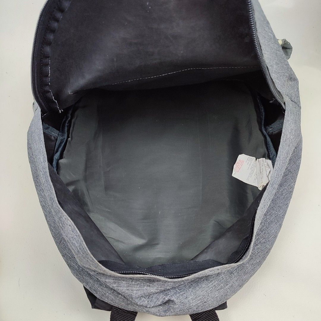 Quicksilver backpack, Fesyen Pria, Tas & Dompet , Ransel di Carousell