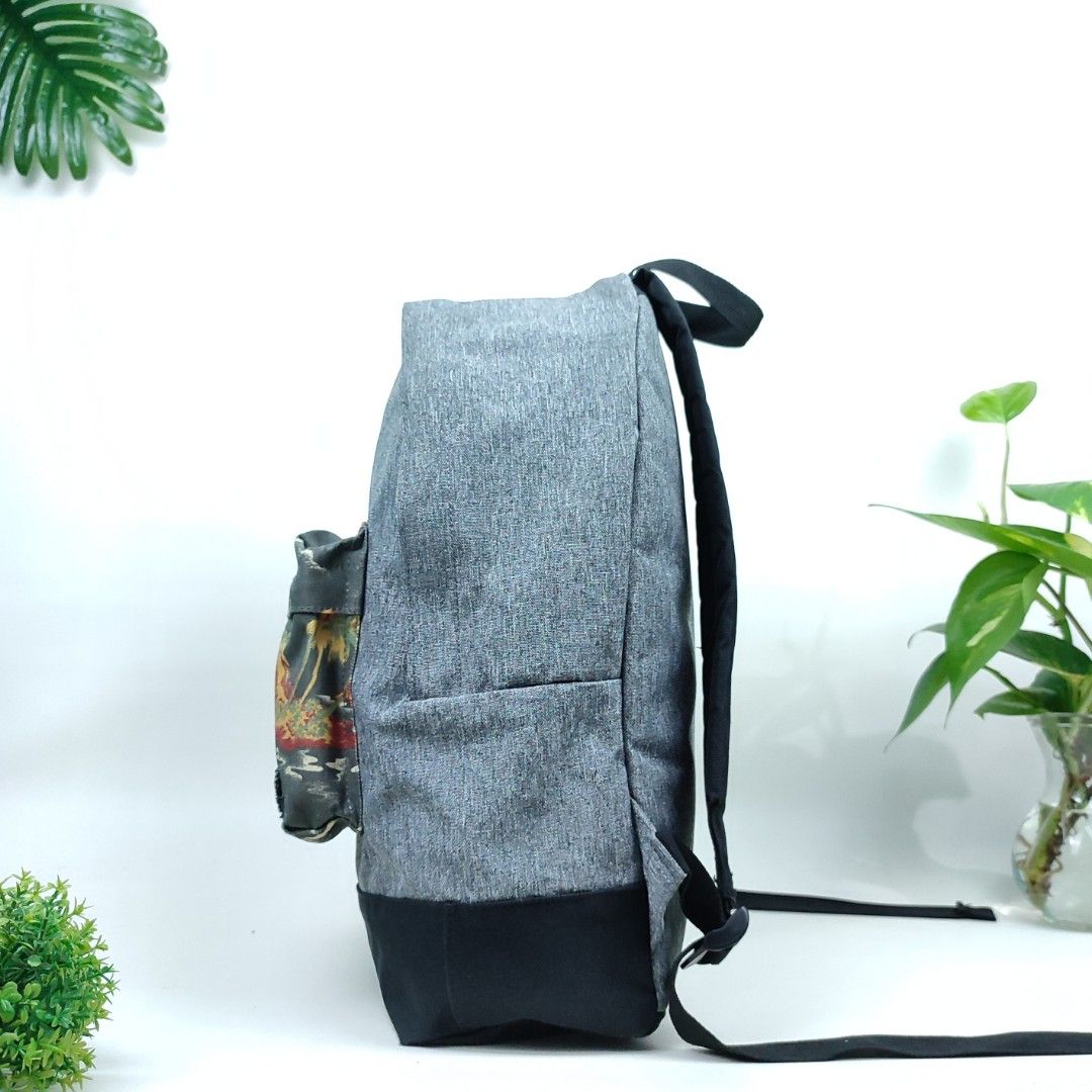 Quicksilver backpack, Fesyen Pria, Tas & Dompet , Ransel di Carousell