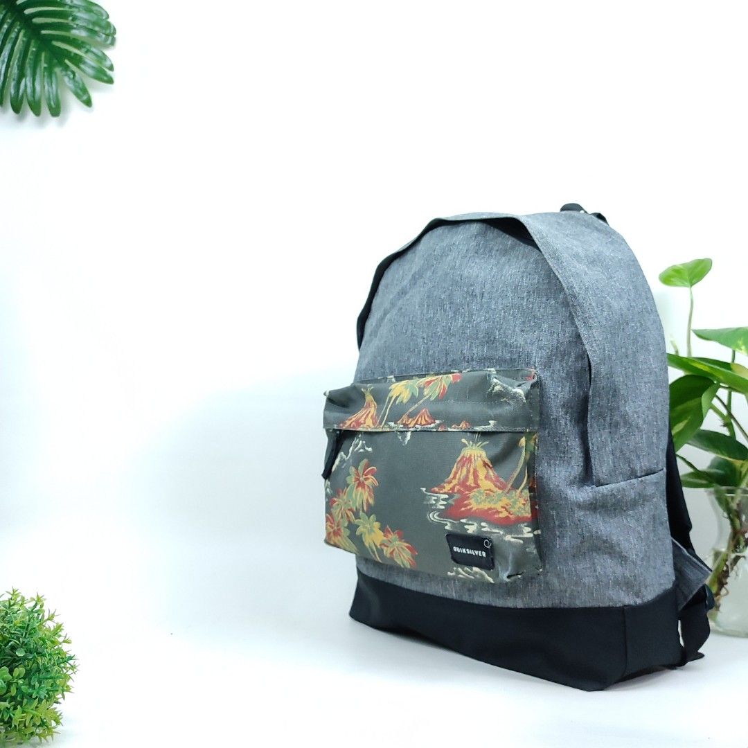 Quicksilver backpack, Fesyen Pria, Tas & Dompet , Ransel di Carousell