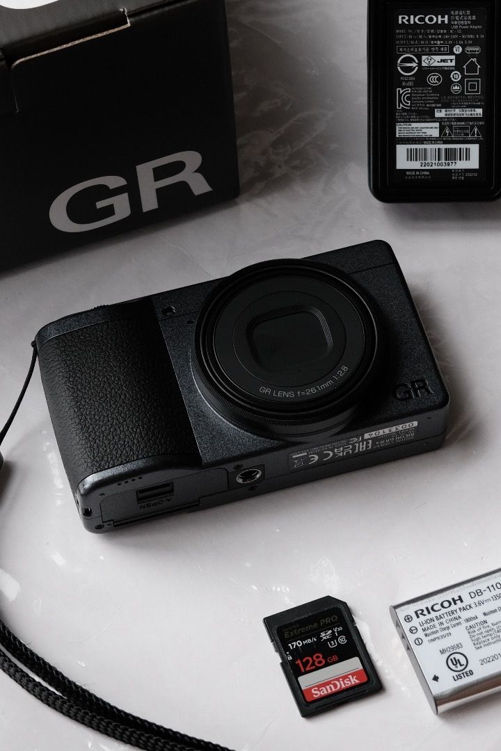 Ricoh GRiiix Urban Edition, Photography, Cameras on Carousell