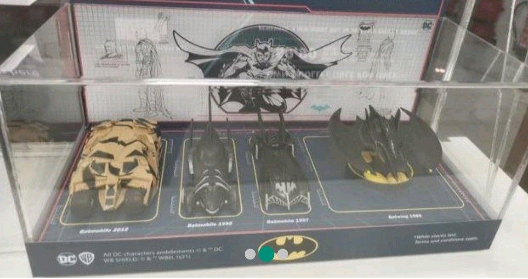 Selling batman collectors kit, Hobbies & Toys, Toys & Games on Carousell