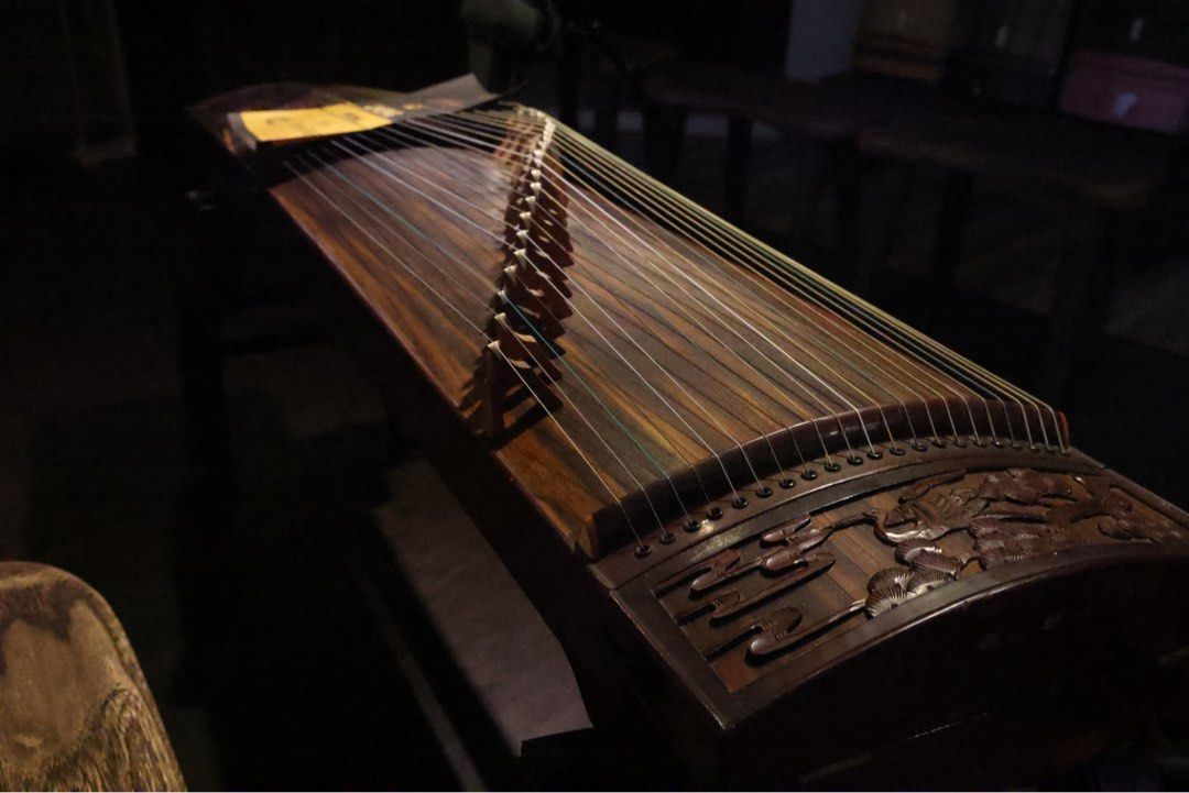 Special $199 Guzheng zither and box case, Hobbies & Toys, Music & Media ...
