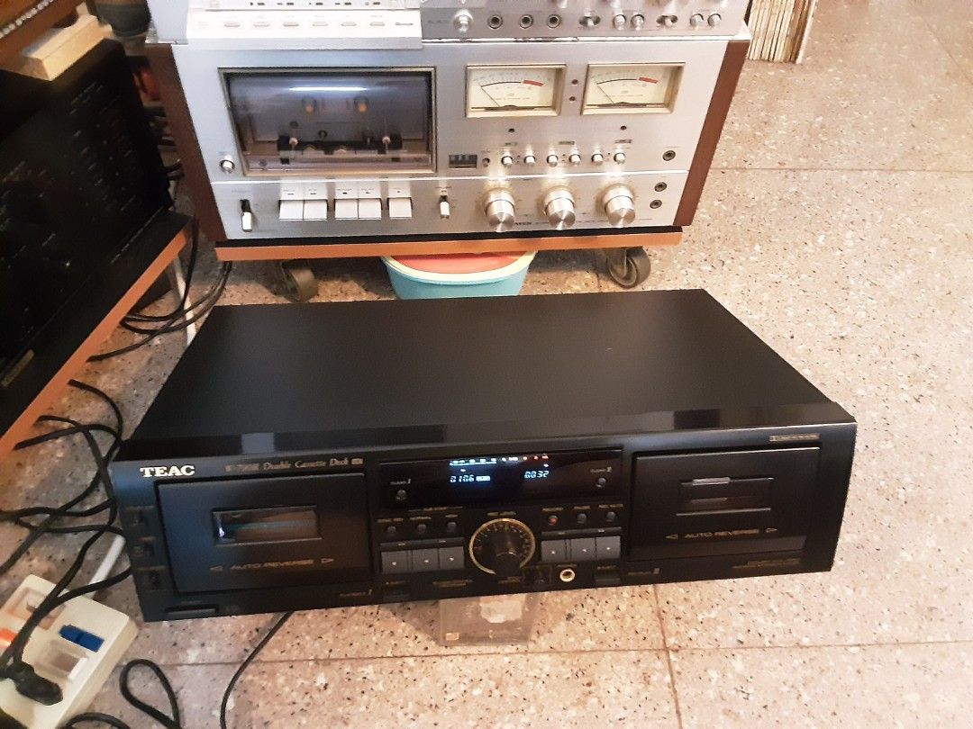 TEAC cassette deck W-790R, Audio, Other Audio Equipment on Carousell