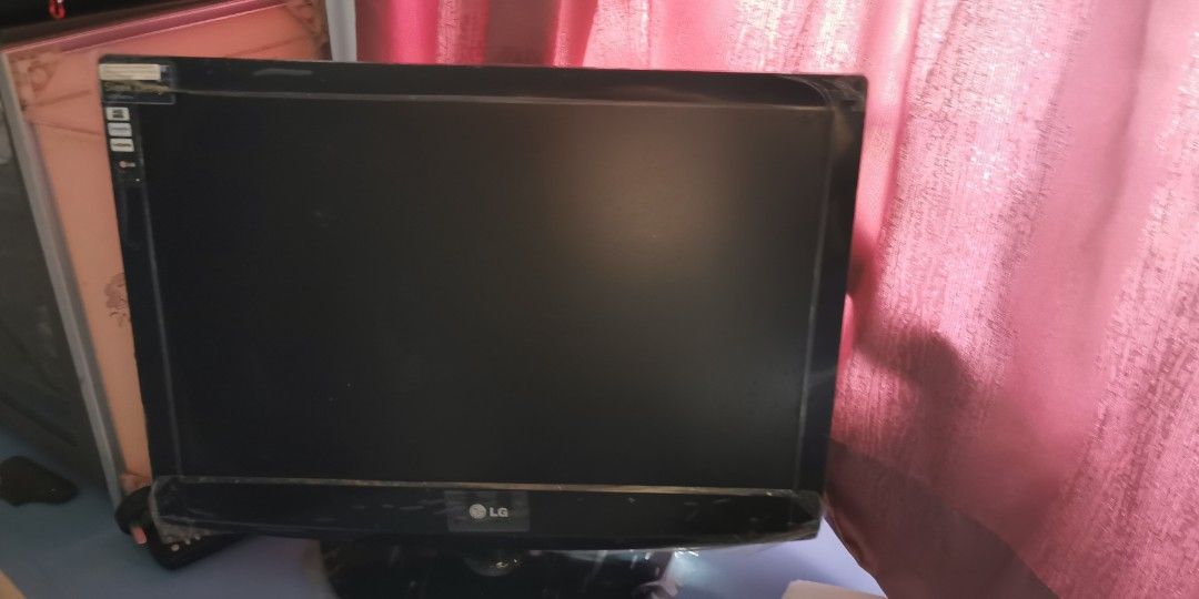 Tv LG 22inch HD/HDMI/Invisible Speaker, TV & Home Appliances, TV & Entertainment, TV on Carousell