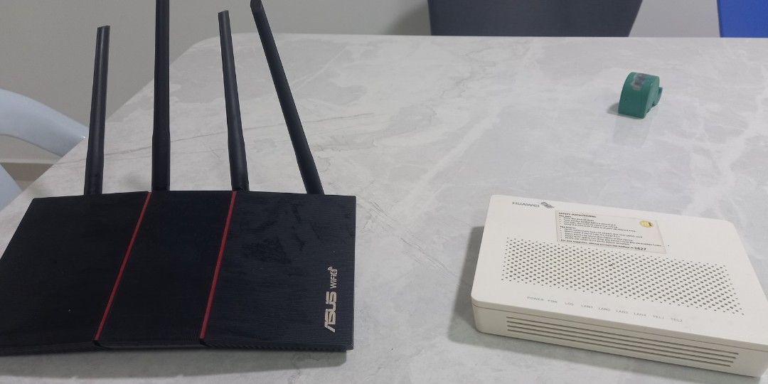 Asus WiFi 6 router RT-AX55 4 antenna, Huawei EchoLife GPON Open Net ...