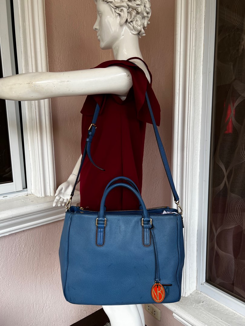 Authentic Vincis Bench 2-way Leather Bag in Blue on Carousell