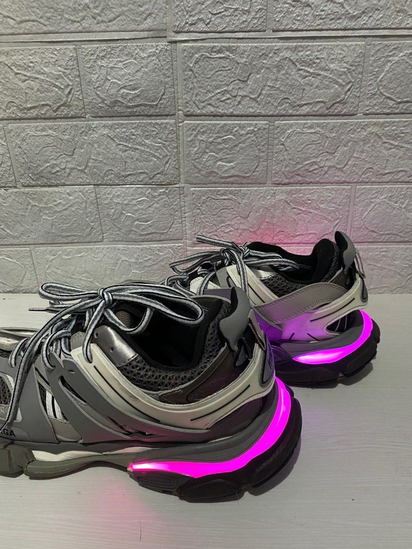 Balenciaga track led original grey size 42, Fesyen Pria, Sepatu ...