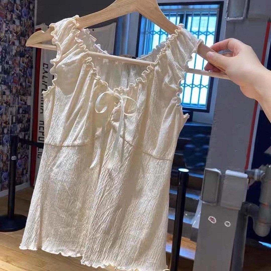 brandy melville tanks: blair, ronnie,connor, sheena, aurora, Women's ...