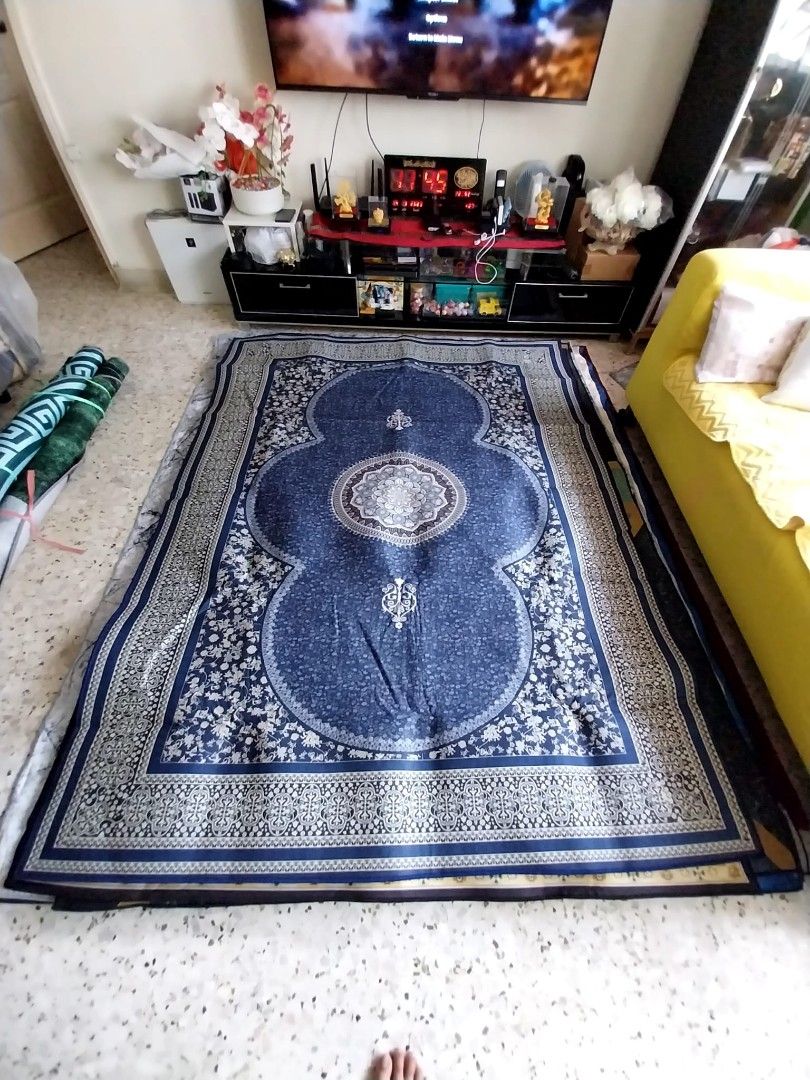 Carpet light weight, Furniture & Home Living, Home Decor, Carpets, Mats & Flooring on Carousell