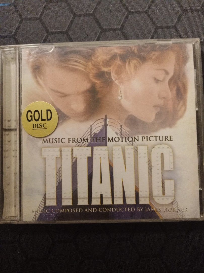 CD TITANIC, Hobbies & Toys, Music & Media, CDs & DVDs on Carousell