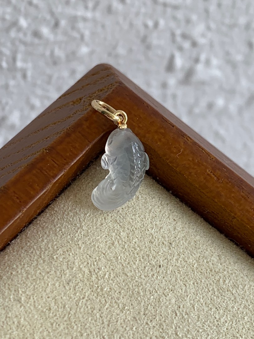 Clear icy jadeite carp fish in 18k gold clasp, Women's Fashion, Jewelry ...