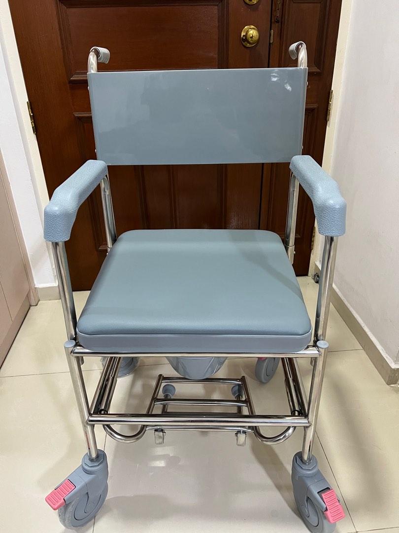Commode with wheels, Health & Nutrition, Assistive & Rehabilatory Aids ...