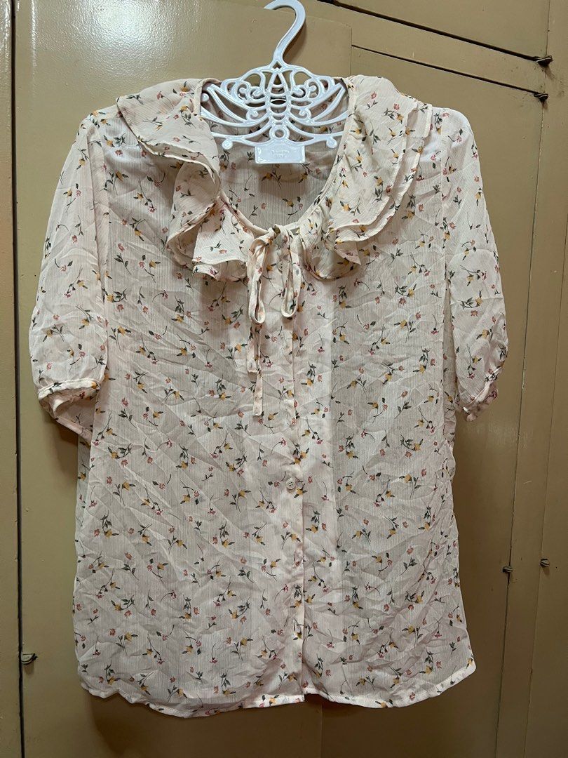 Dainty Korean Blouse, Women's Fashion, Tops, Blouses on Carousell