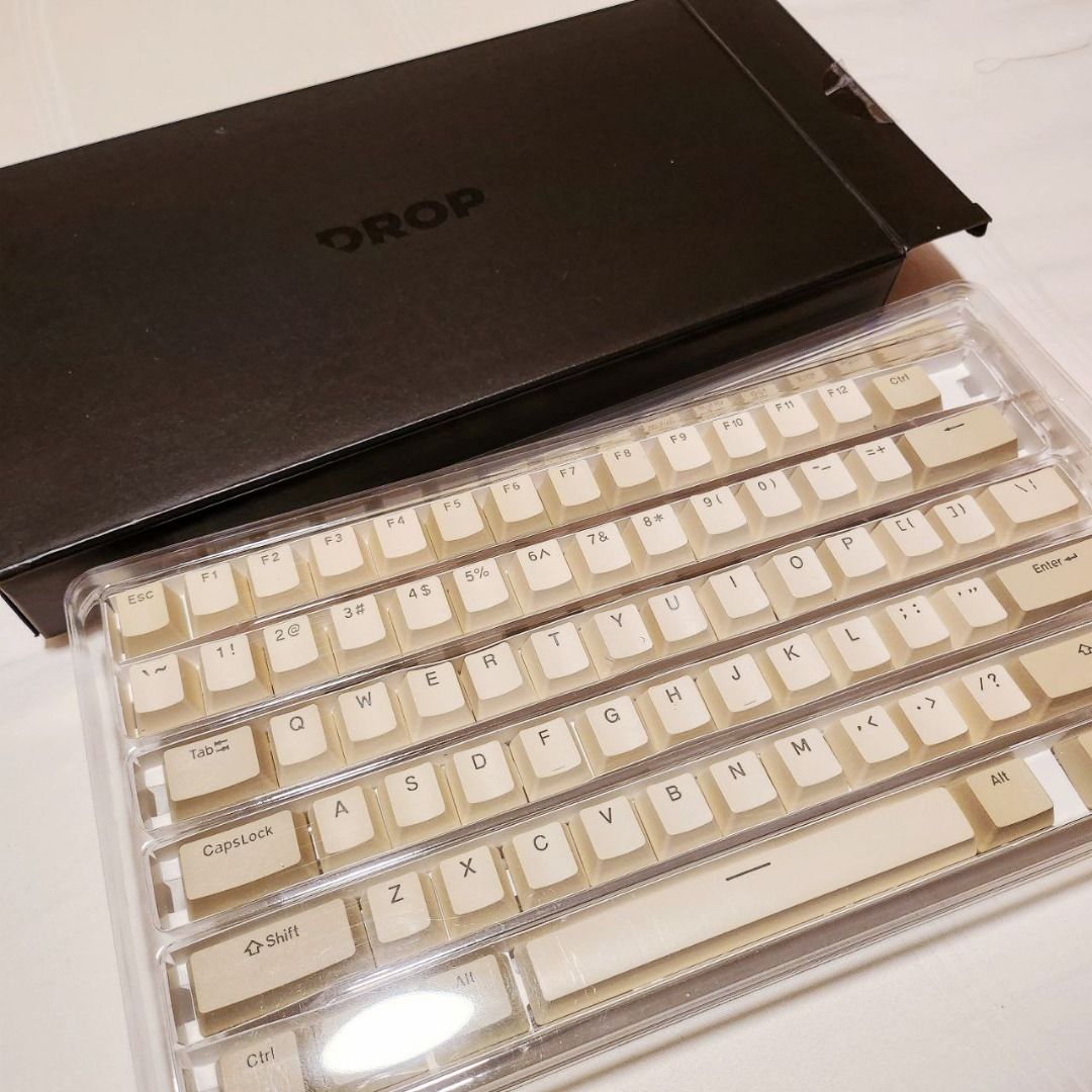 DROP + Invyr Holy Panda Tactile Switches 70 pcs + Classic Skylight ...