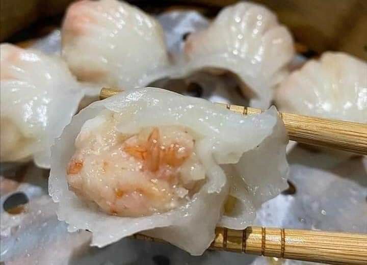 HAKAW SHRIMP DUMPLINGS, Food & Drinks, Chilled & Frozen Food on Carousell