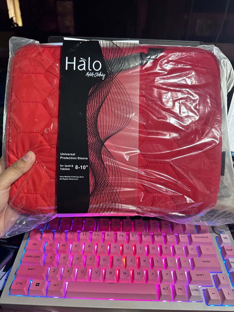 Halo Tablet/Ipad Bag, Everything Else, Others on Carousell