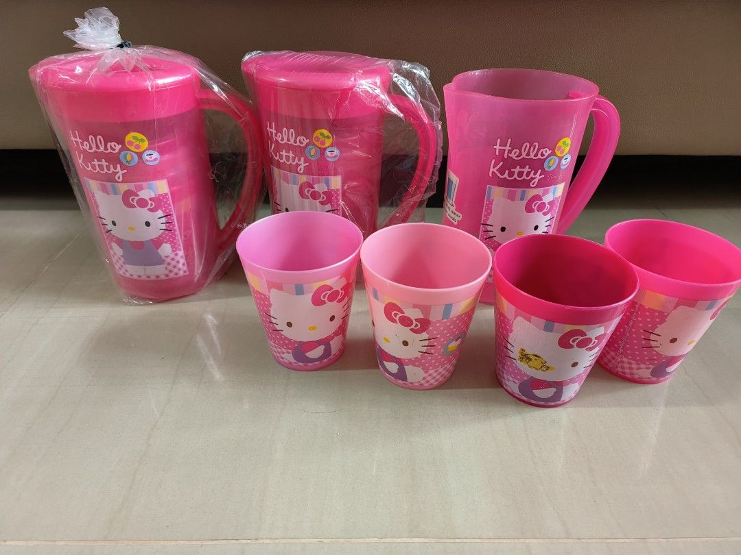 Hello Kitty Water 830ml Plastic Flask Container with 4 Cups, Everything Else on Carousell