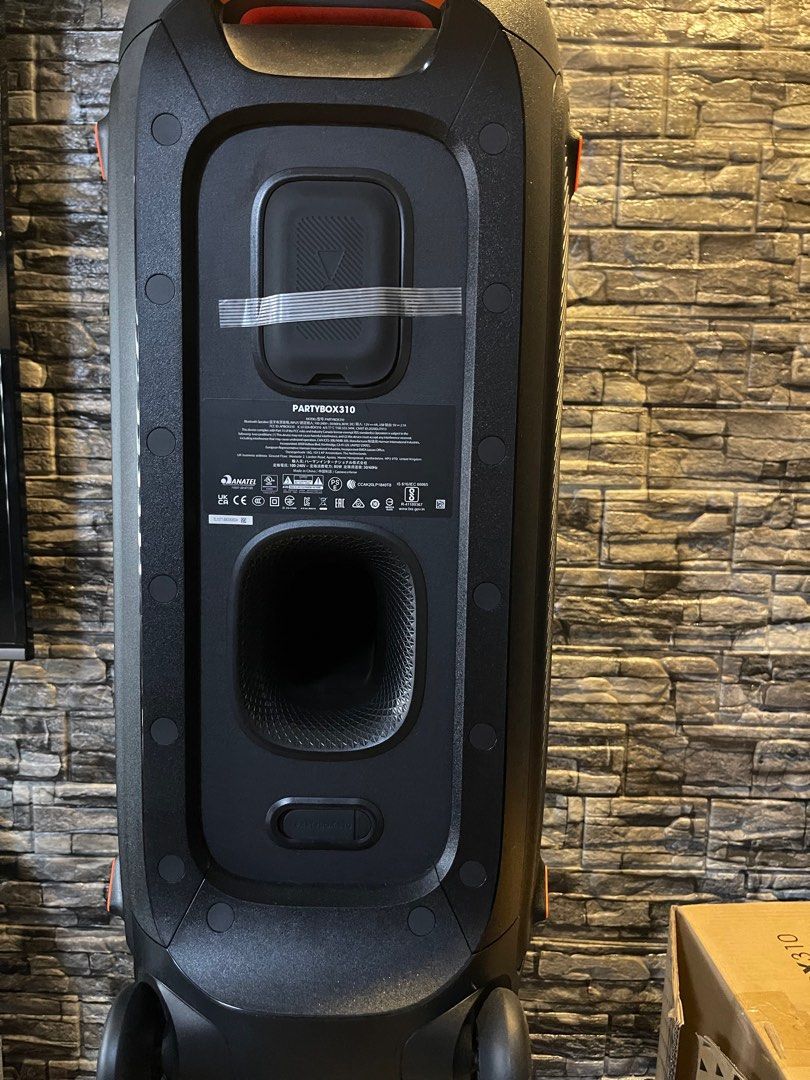 jbl 310 on Carousell