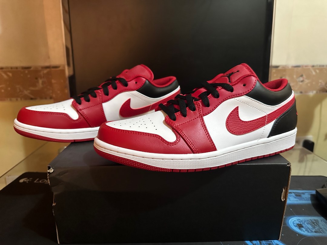 Jordan 1 Low Reverse Black toe, Men's Fashion, Footwear, Sneakers on ...