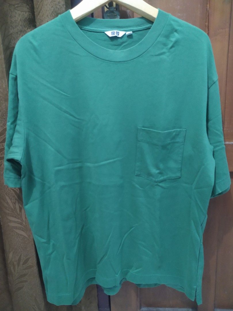 Kaos Uniqlo u pocket oversize on Carousell Kaos Uniqlo u pocket oversize on Carousell